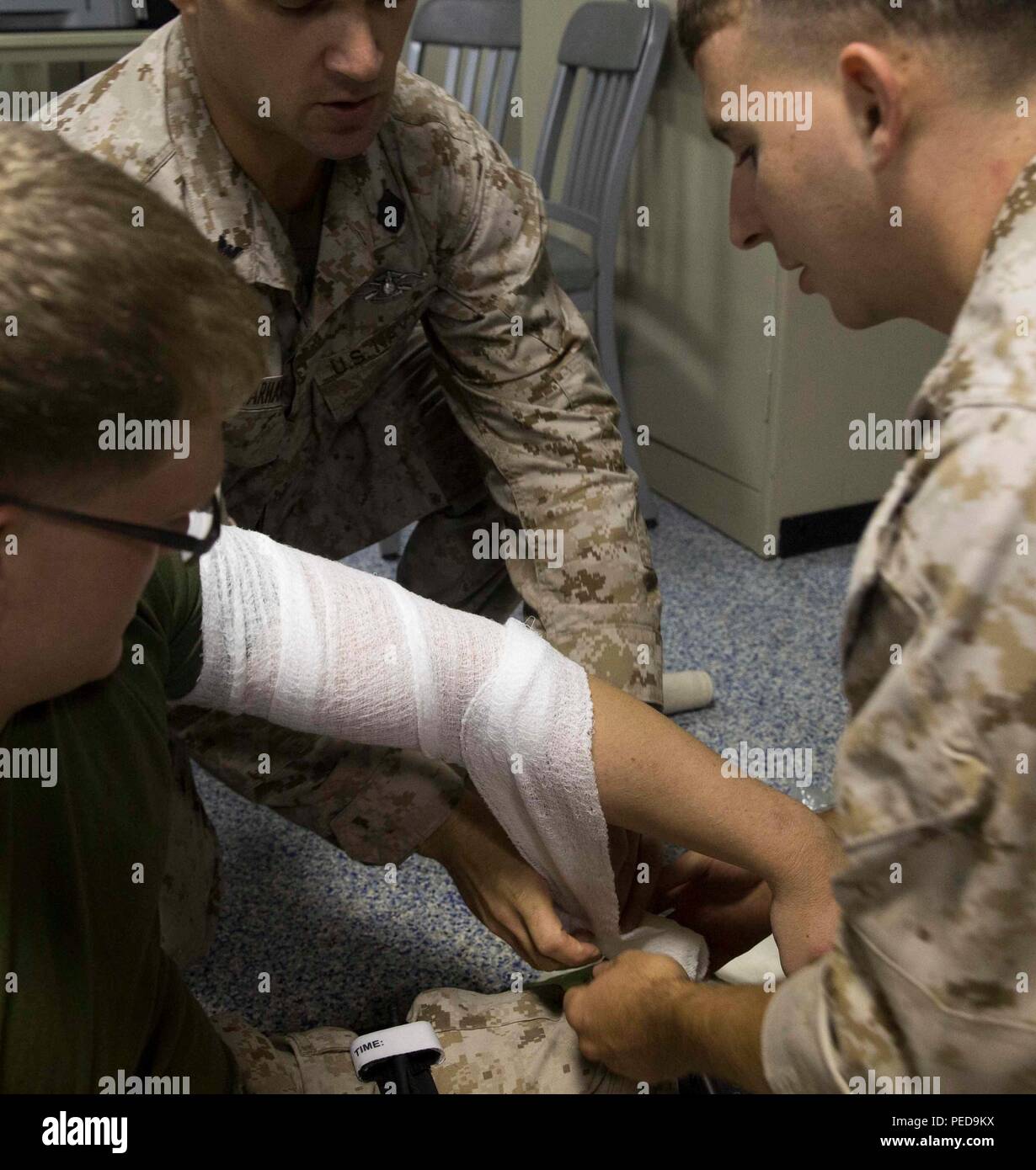 Dressing wounds in the battlefield hi-res stock photography and images ...