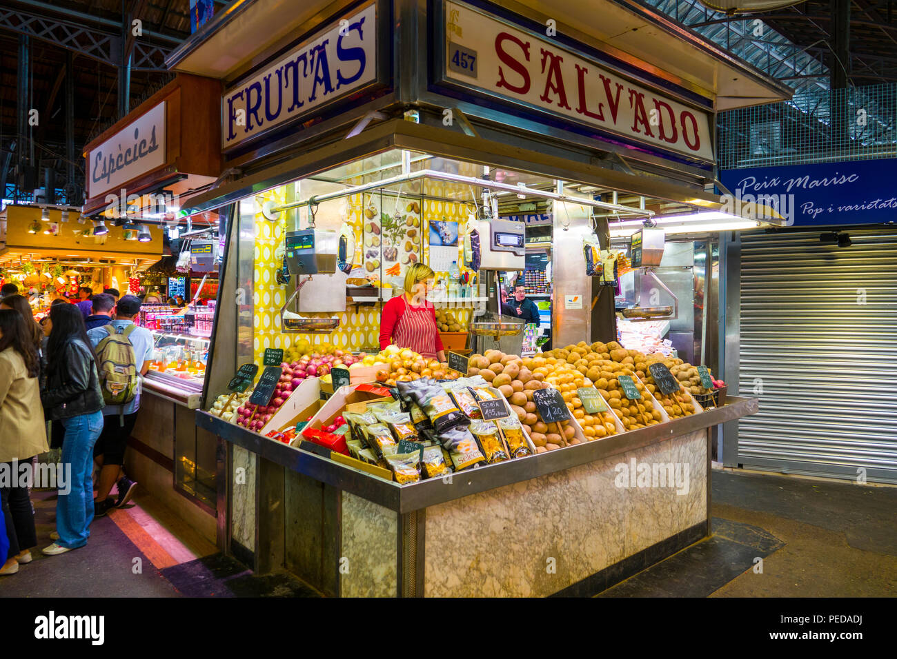 Market downtown barcelona hi-res stock photography and images - Alamy