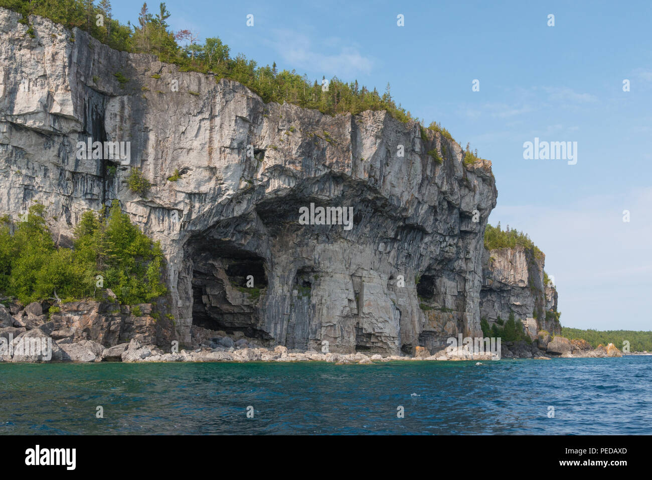 Niagara escarpment cliff limestone hi-res stock photography and images ...