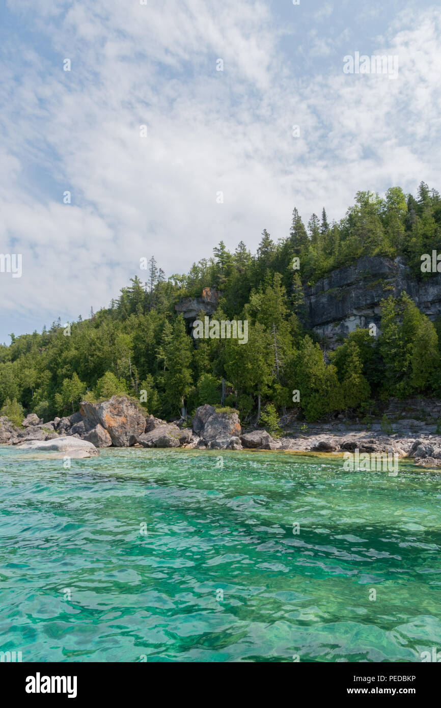 Niagara escarpment cliff limestone hi-res stock photography and images ...