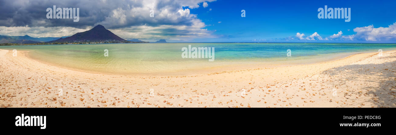 View stunning tropical beach sandy hi-res stock photography and images ...