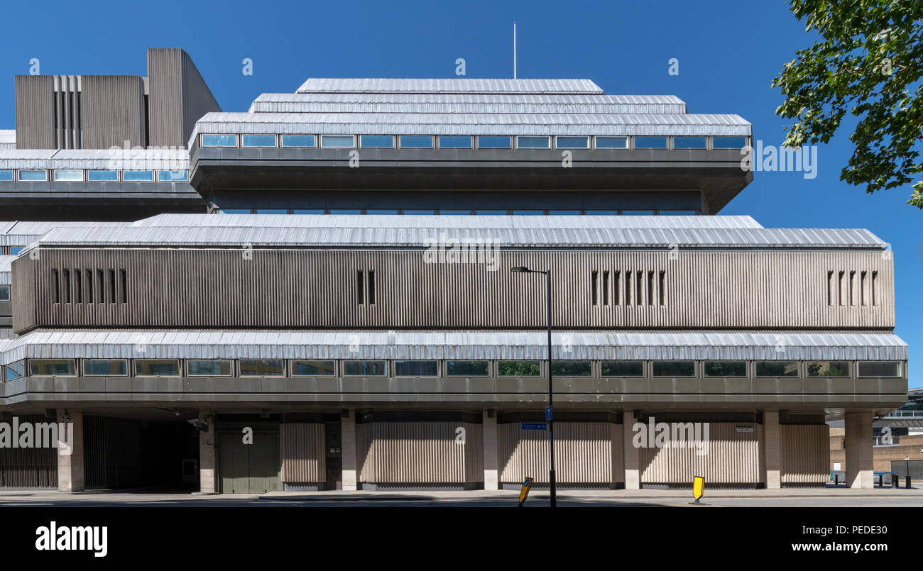 Brutalist concrete Sampson House, next to Blackfriar's Bridge on the ...