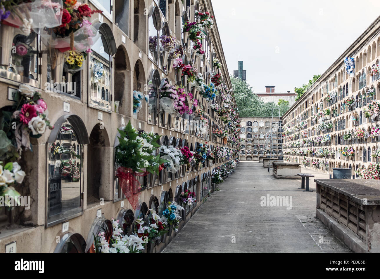 Spain niche tomb spanish hi-res stock photography and images - Alamy