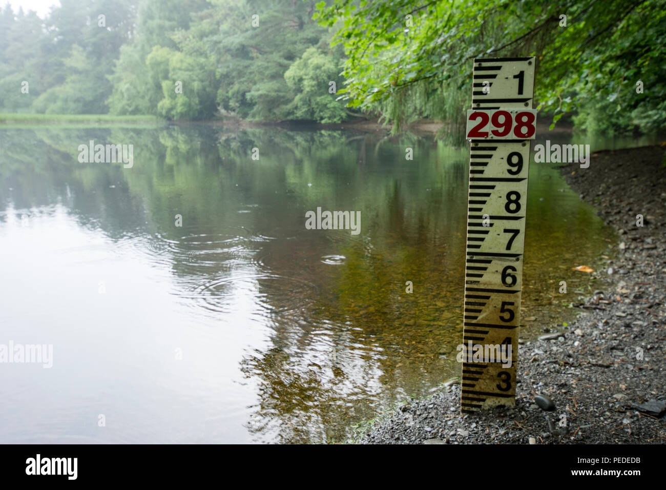 Pond with low water level hi-res stock photography and images - Alamy