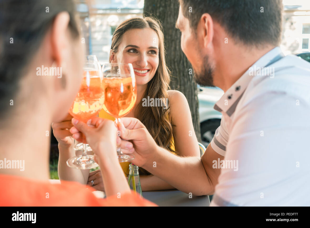 Toasting drinks hi-res stock photography and images - Alamy