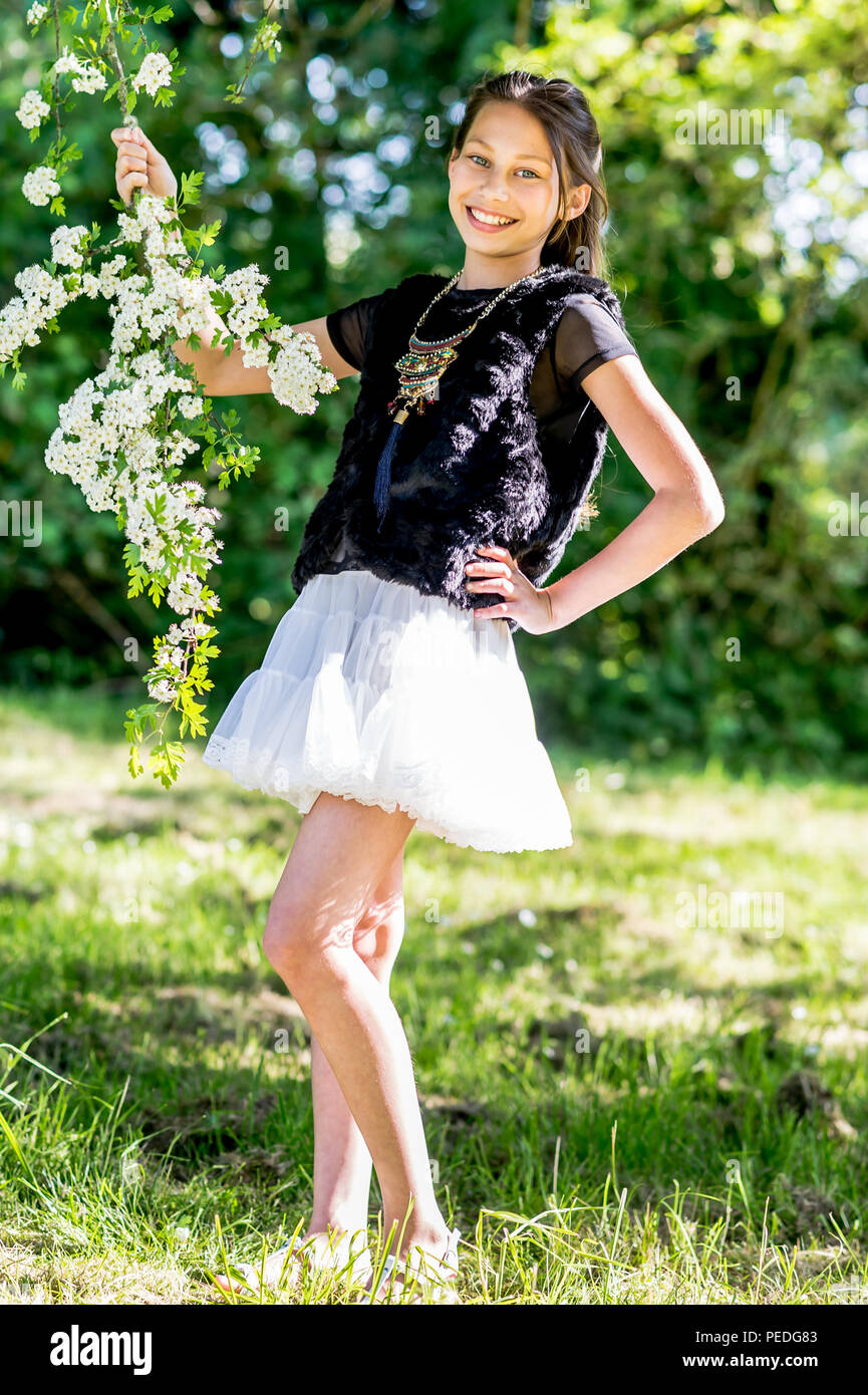 Kids modelling hi-res stock photography and images - Alamy