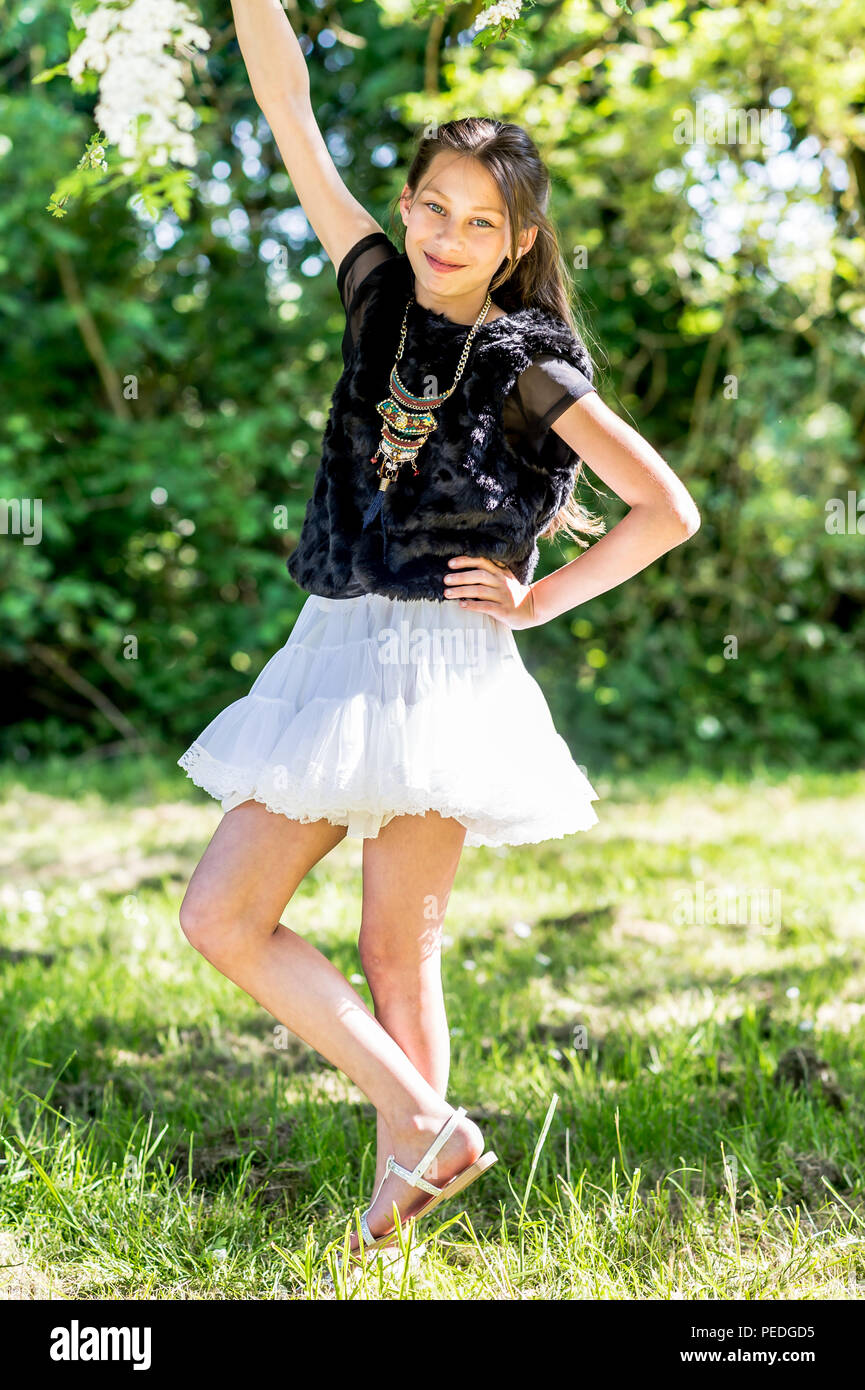 Kids modelling hi-res stock photography and images - Alamy