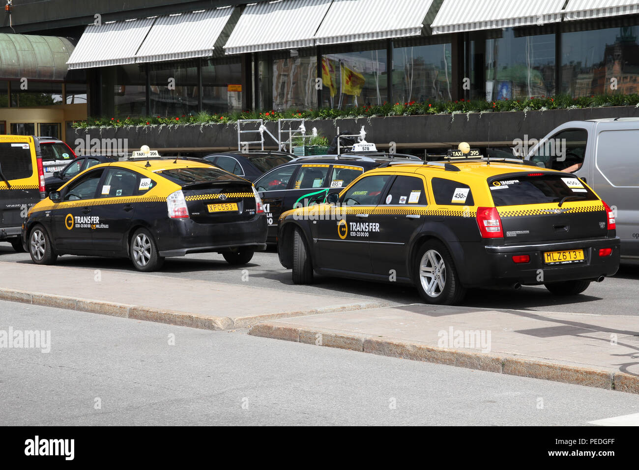 Toyota prius taxi hi-res stock photography and images - Alamy