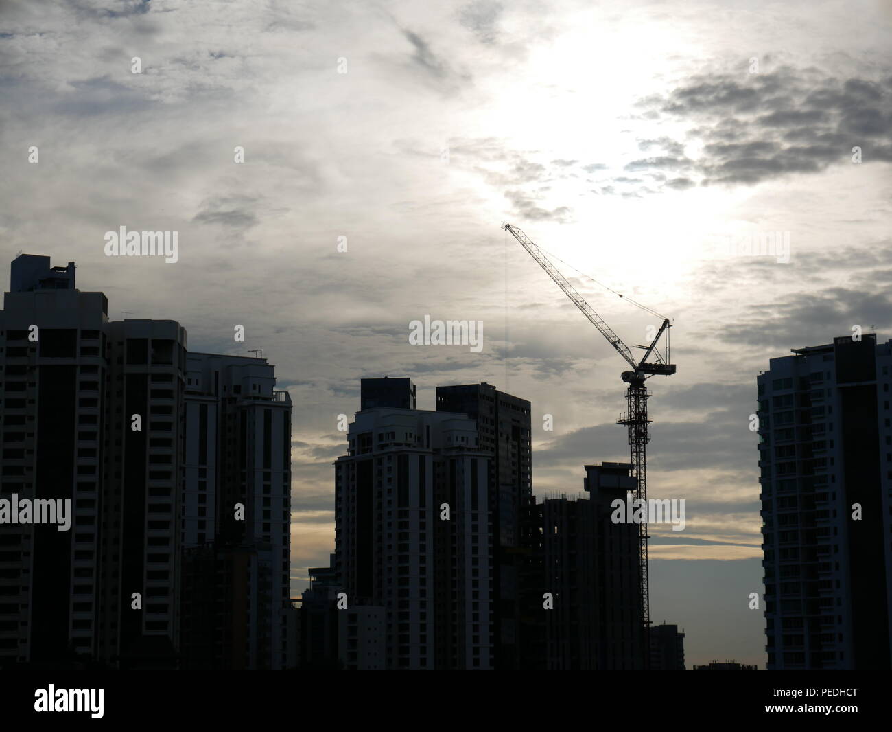 Sunlight behind purple cloud hi-res stock photography and images - Alamy