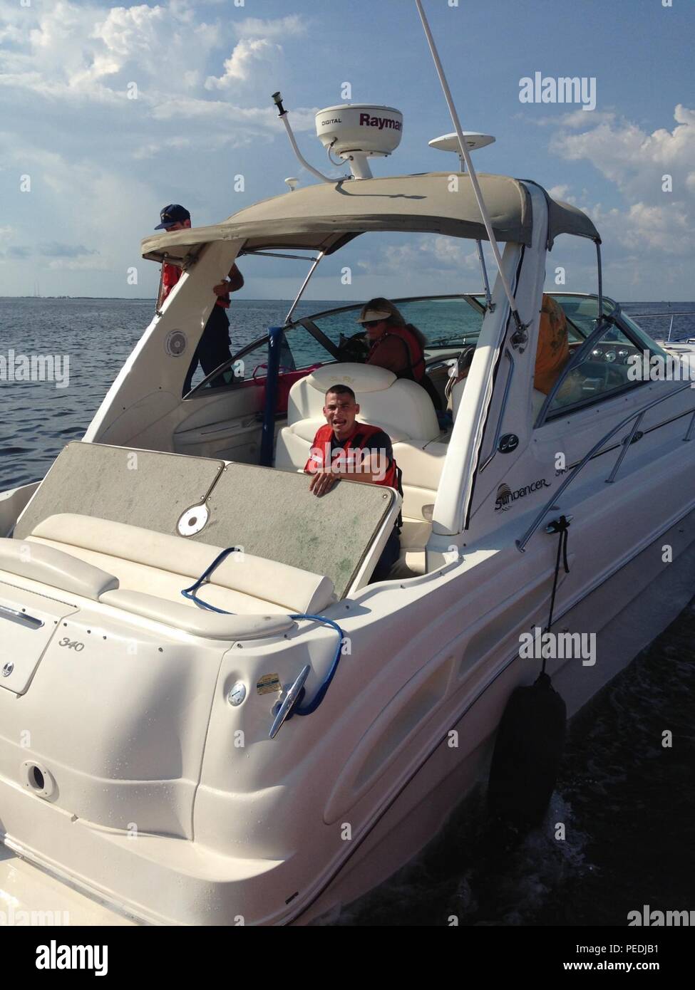 32 foot boat hi-res stock photography and images - Alamy