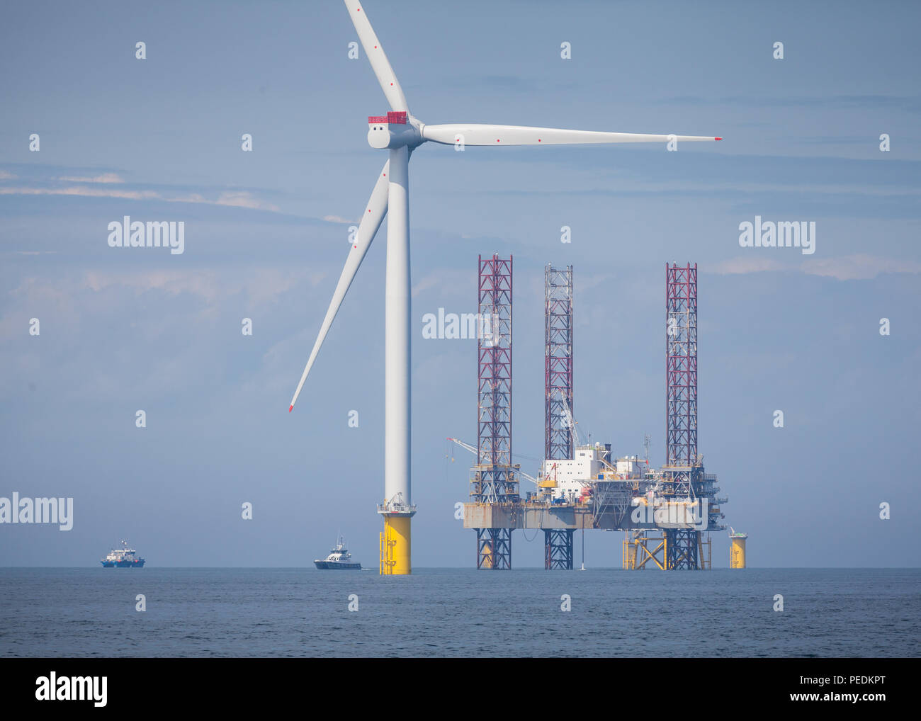 Offshore construction jack up vessel, Sea Installer, installing wind ...