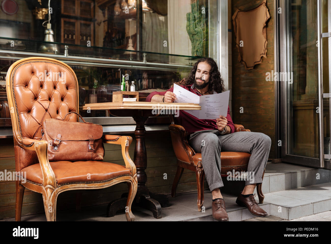 Reading the menu hi-res stock photography and images - Alamy