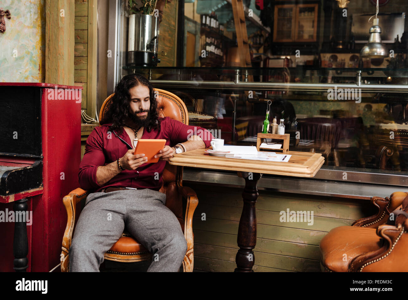 Smart handsome man using modern technology Stock Photo - Alamy