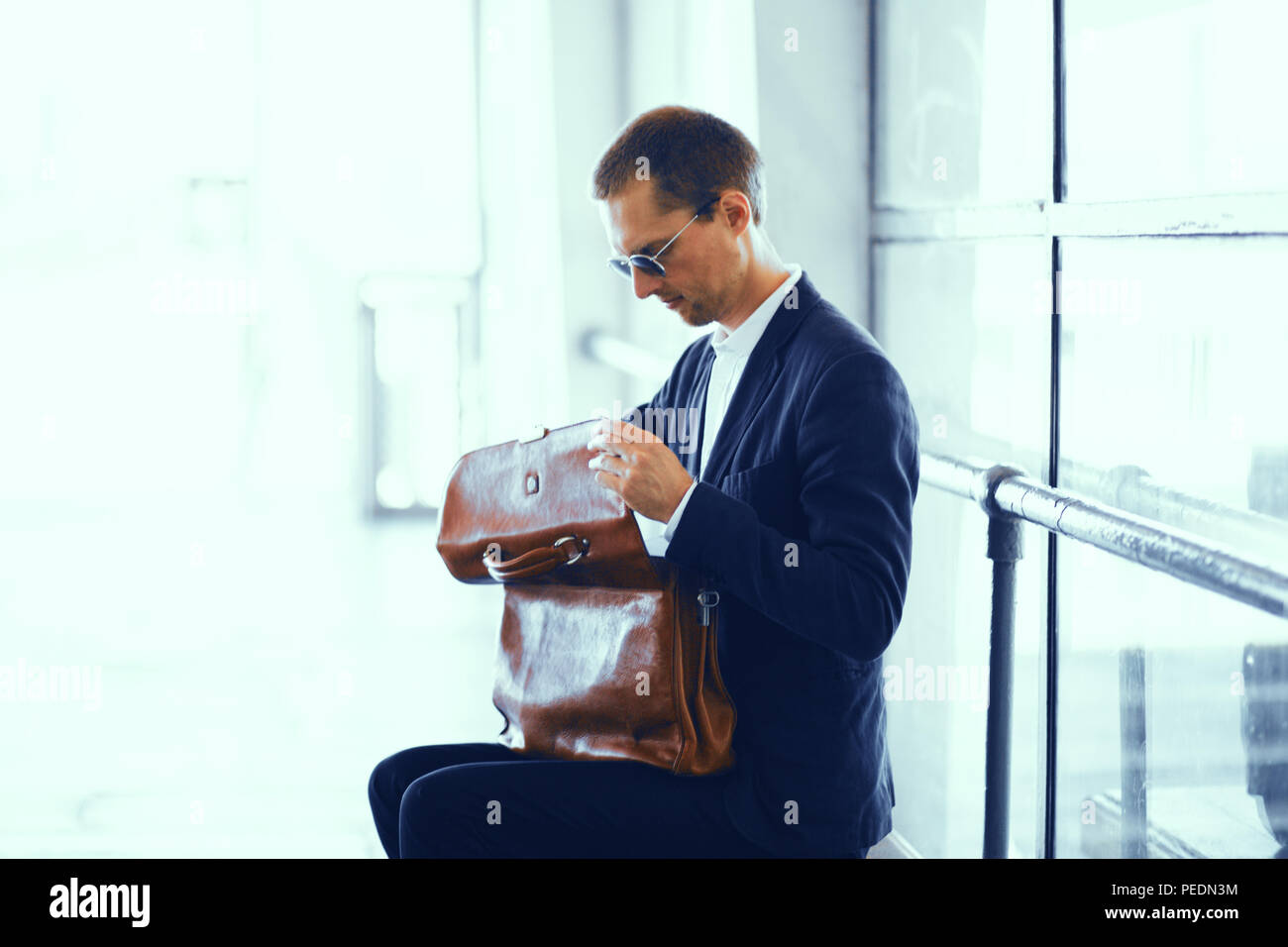 Metro commuter station train city hi-res stock photography and images ...