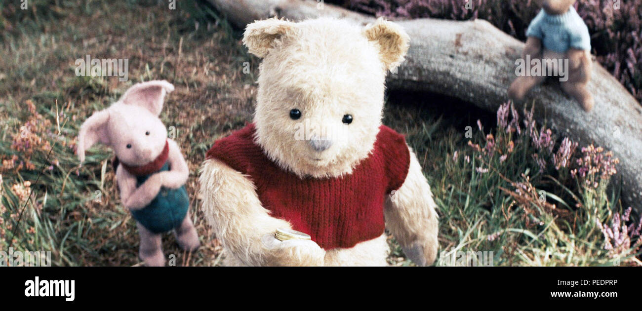 CHRISTOPHER ROBIN, l-r: Piglet (voice: Nick Mohammed), Winnie the Pooh ...