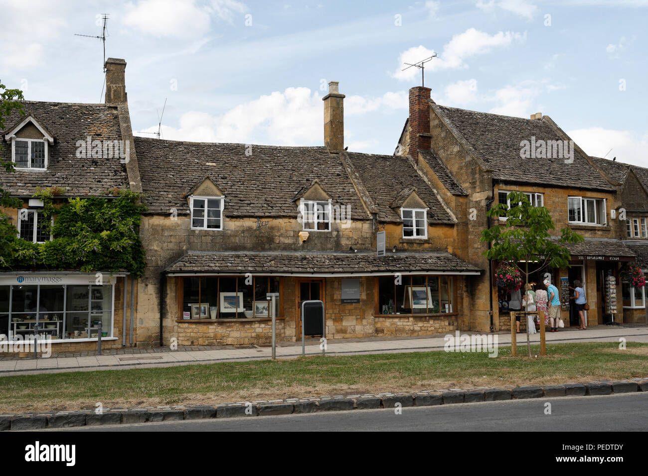 Broadway village in the Cotswolds England UK Stock Photo - Alamy