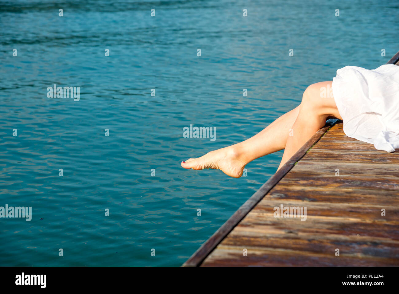 Pretty feet barefoot beach hi-res stock photography and images - Alamy