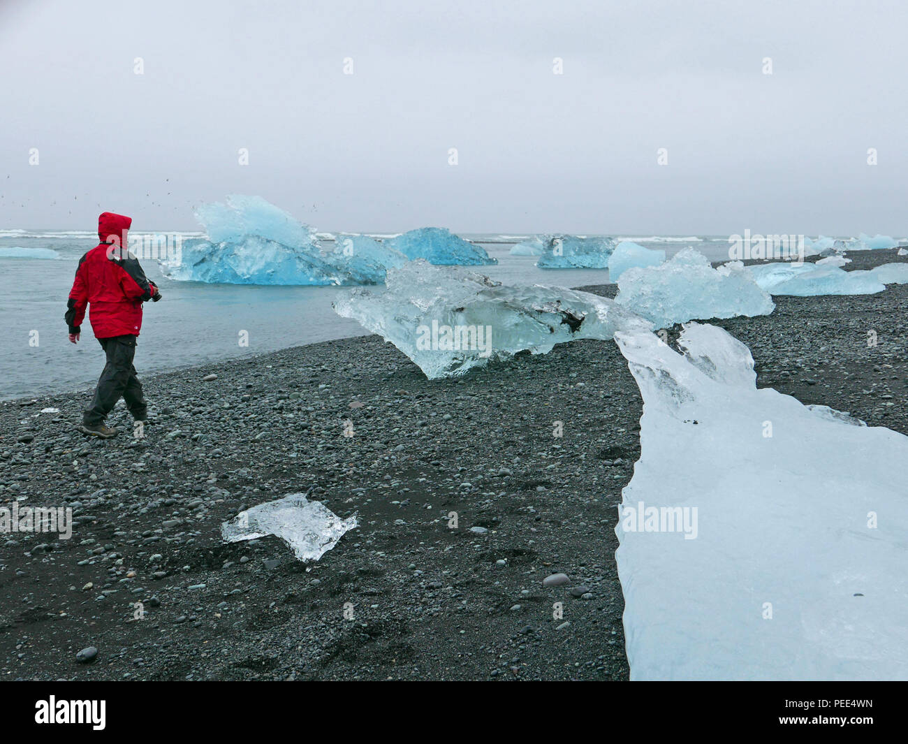Photographer at diamond beach hi-res stock photography and images - Alamy