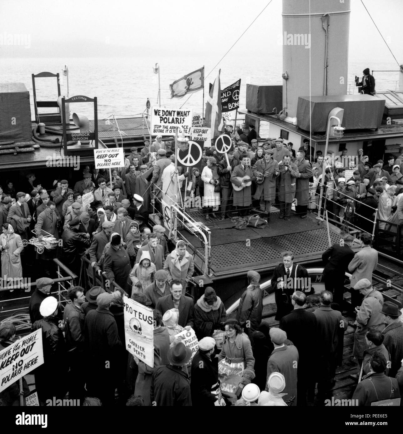 Holy loch submarine hi-res stock photography and images - Alamy