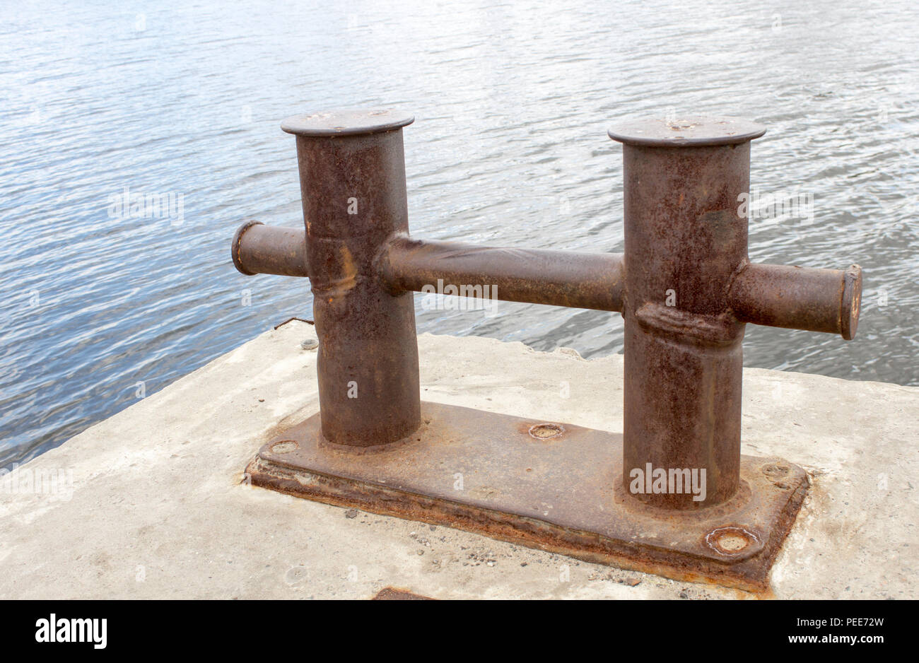 River bollard. Place for mooring vessels and barges Stock Photo - Alamy