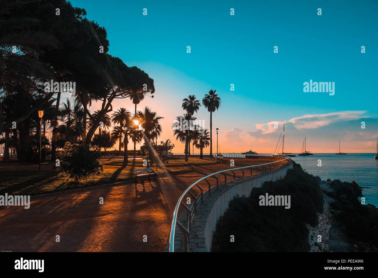 Antibes hi-res stock photography and images - Alamy