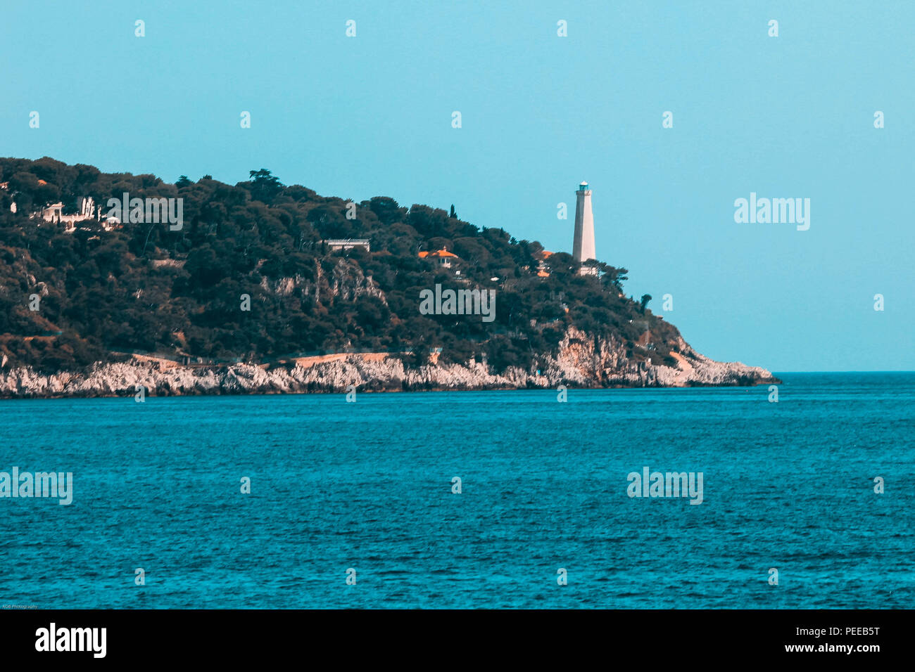 France harbor boat lighthouse red hi-res stock photography and images ...