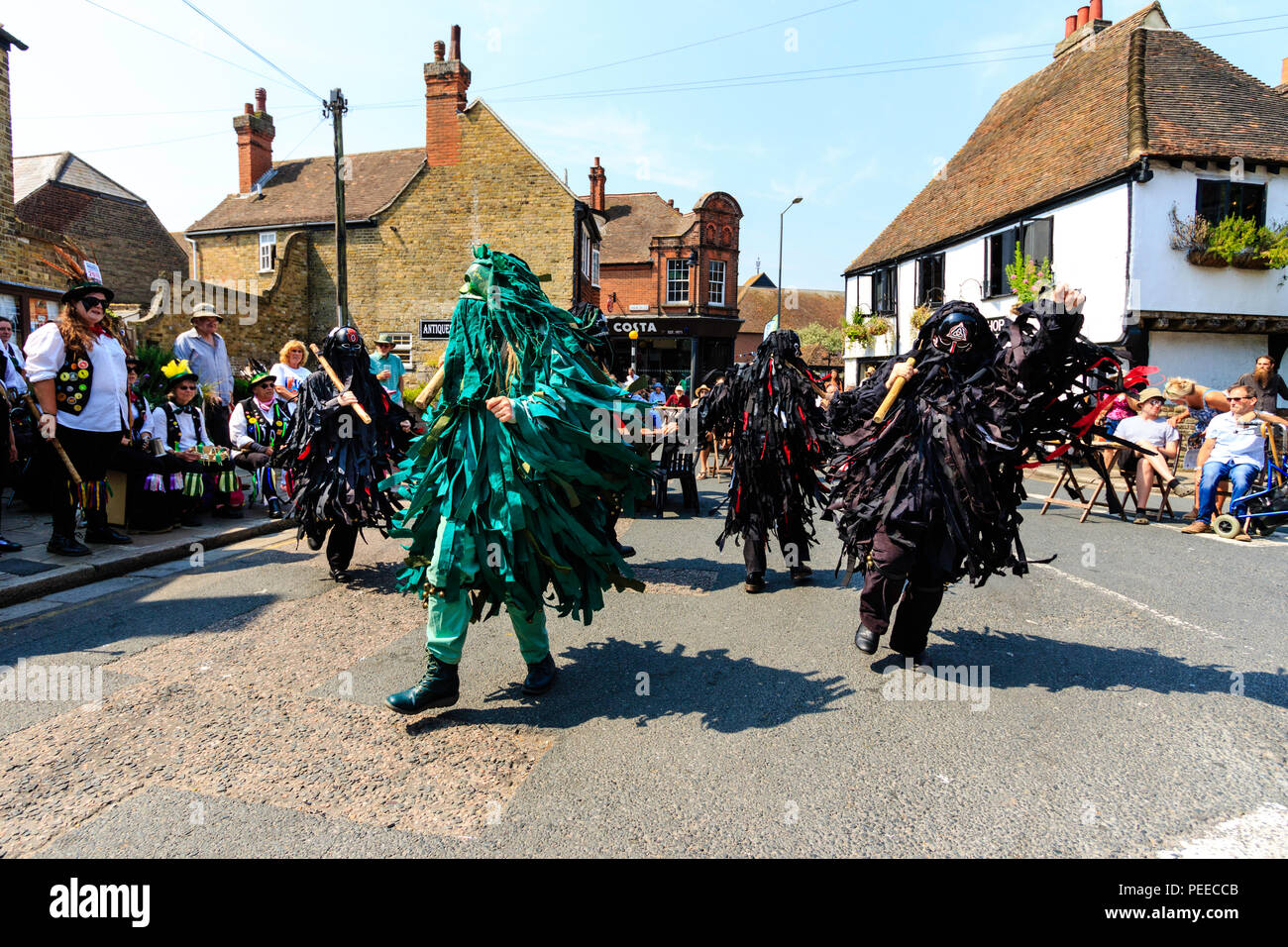 Traditional english folk dance hi-res stock photography and images - Alamy