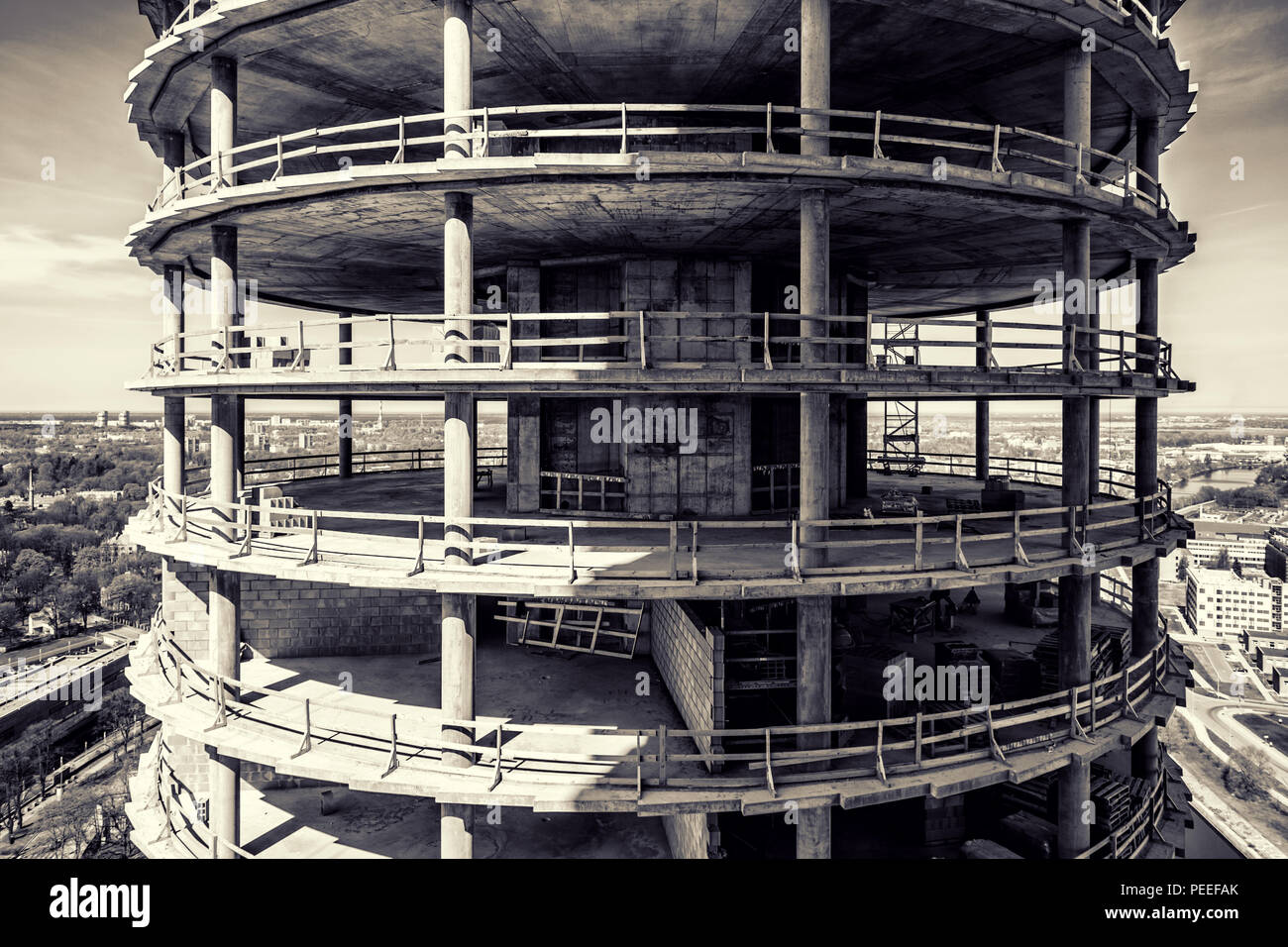 High rise building circular hi-res stock photography and images - Alamy