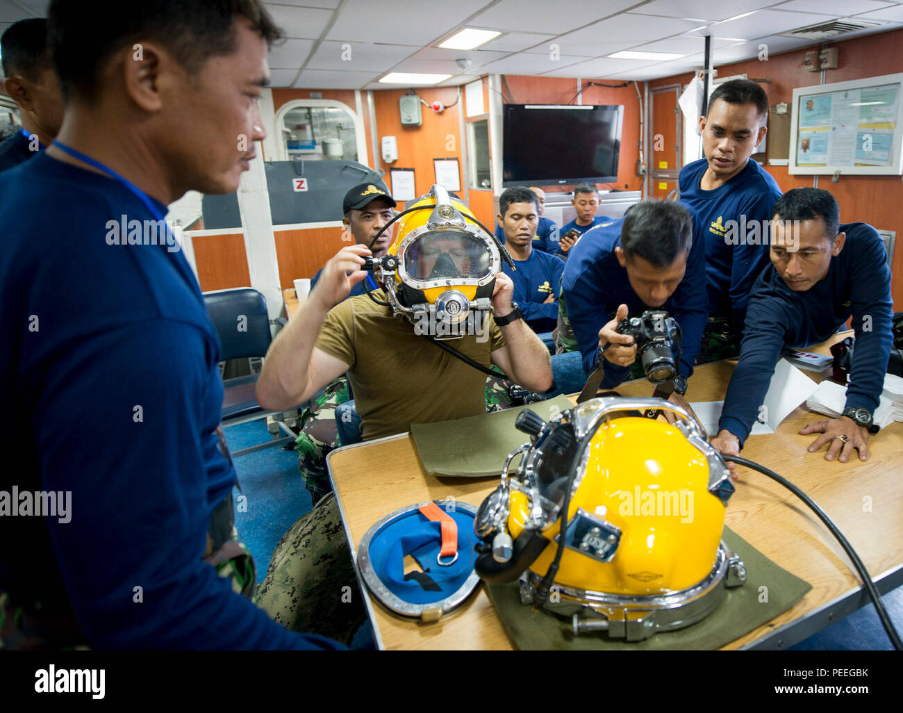 Singapore naval diving unit hi-res stock photography and images - Alamy