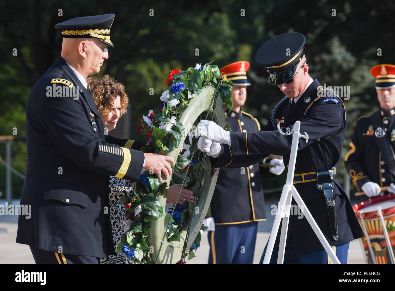 General Raymond T. Odierno, 38th chief of staff of the Army, lays a ...