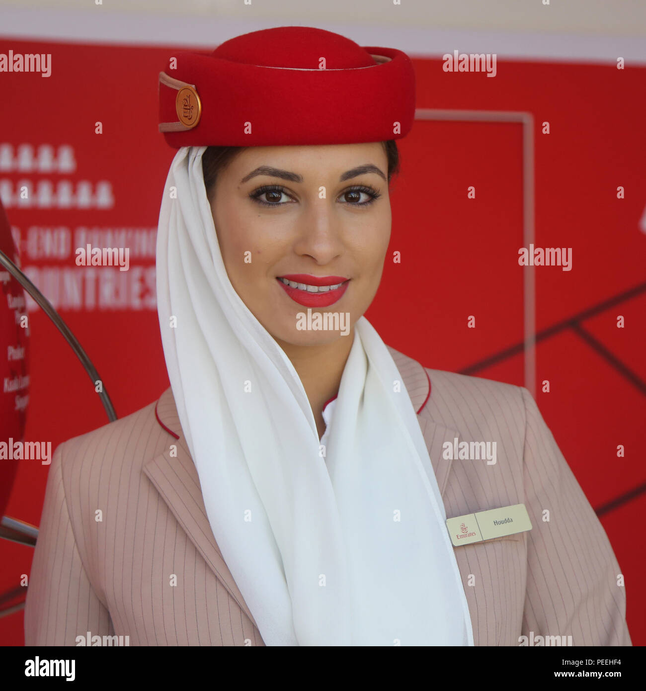 Emirates flight attendants hi-res stock photography and images - Alamy