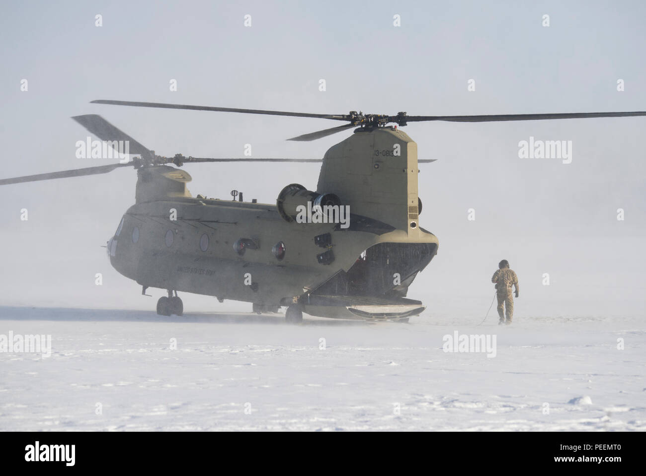 A CH-47 Chinook helicopter waits to pick up U.S. Soldiers with the 1st ...