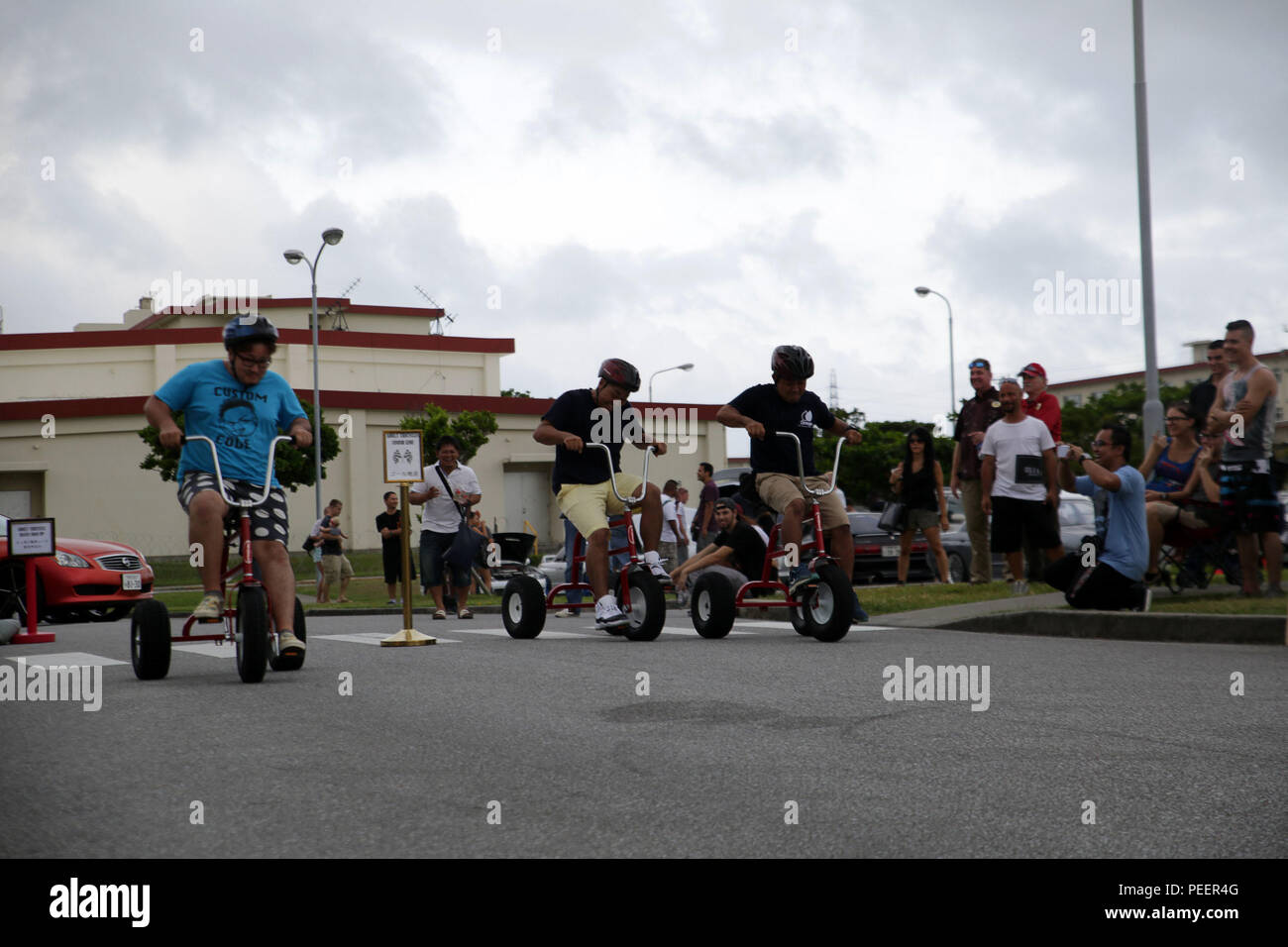 Tricycle race hi-res stock photography and images - Alamy