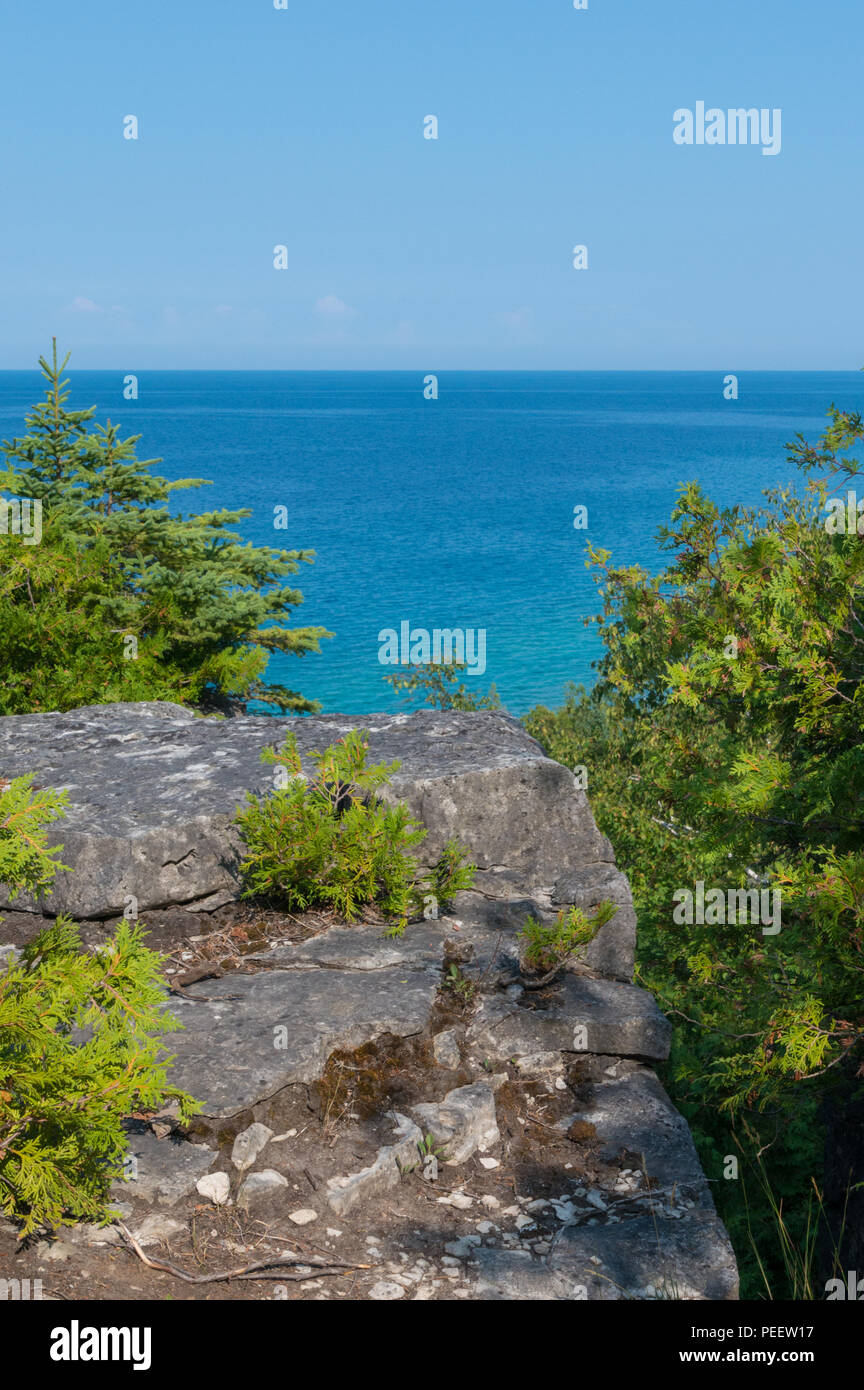 Bright beautiful landscape of Niagara Escarpment limestone cliffs along ...