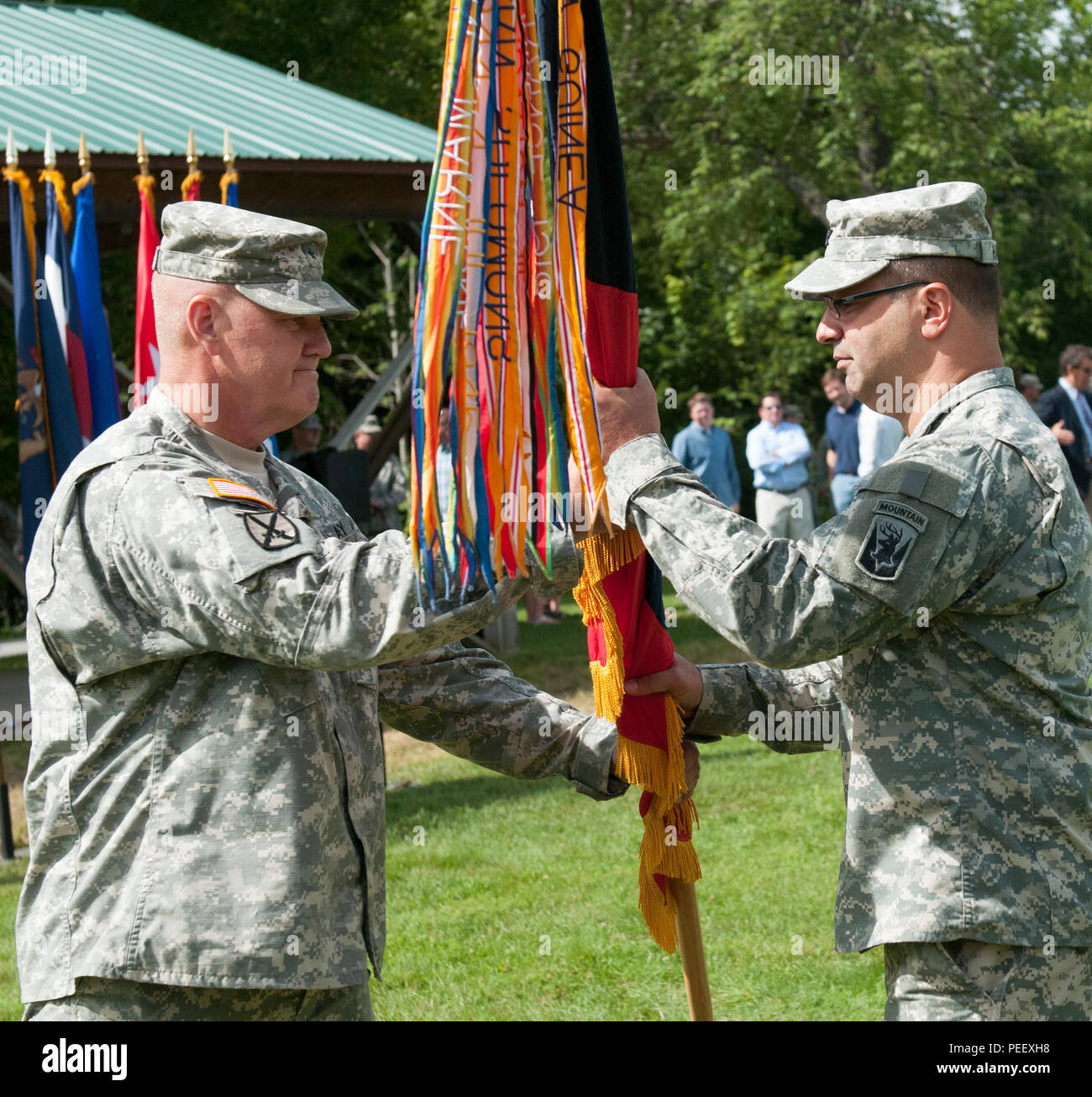 Col. Andrew Harris (right), 86th Infantry Brigade Combat Team (Mountain ...