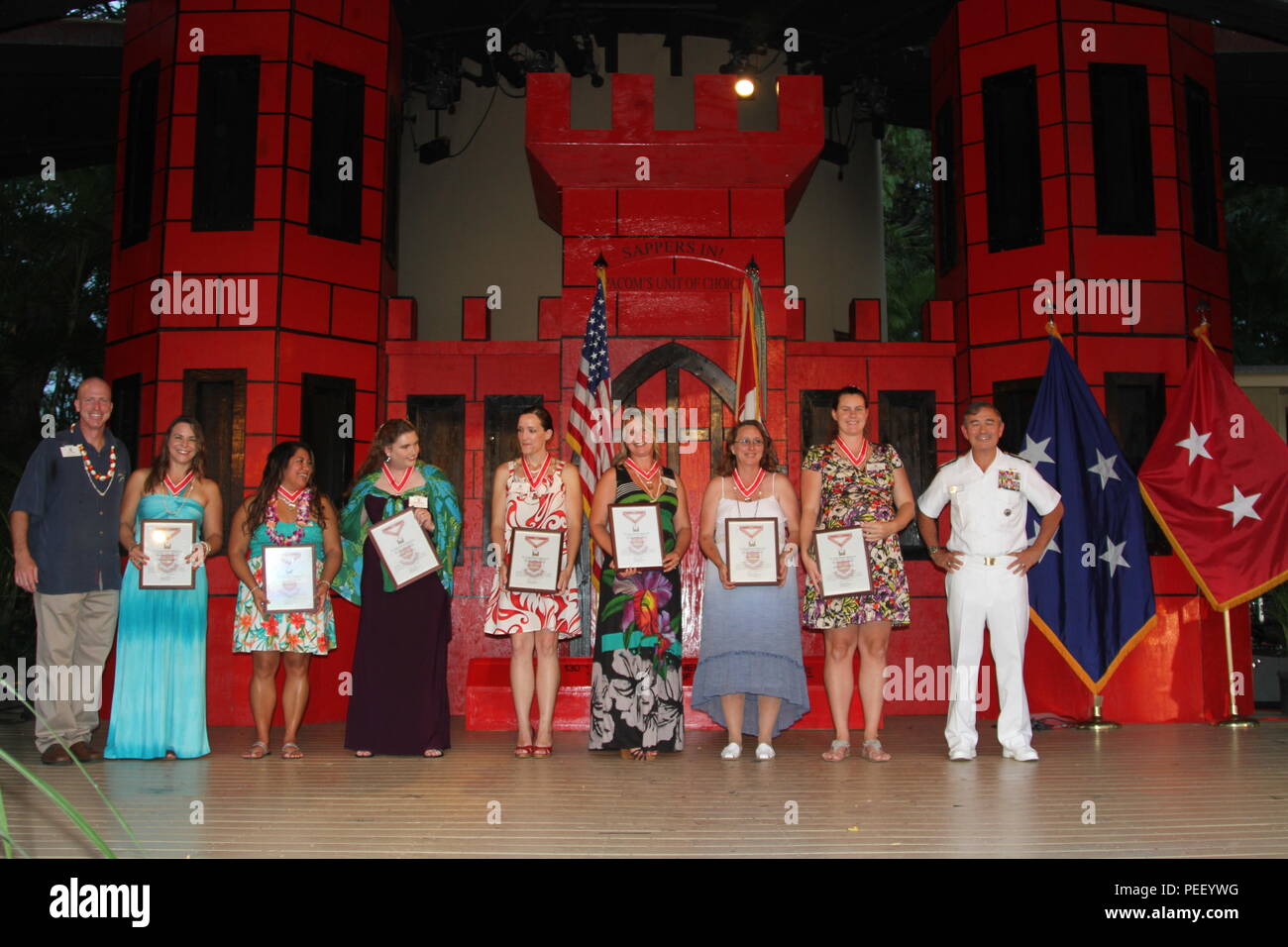 Essayons award hi-res stock photography and images - Alamy