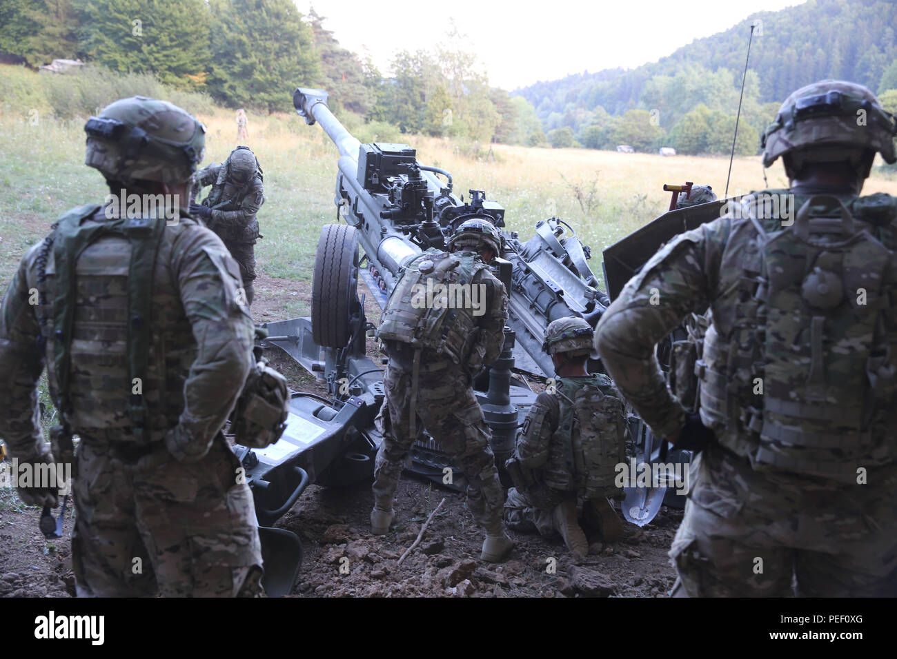 U.S. Soldiers assigned to Chaos Battery, 4th Battalion, 319th Airborne ...