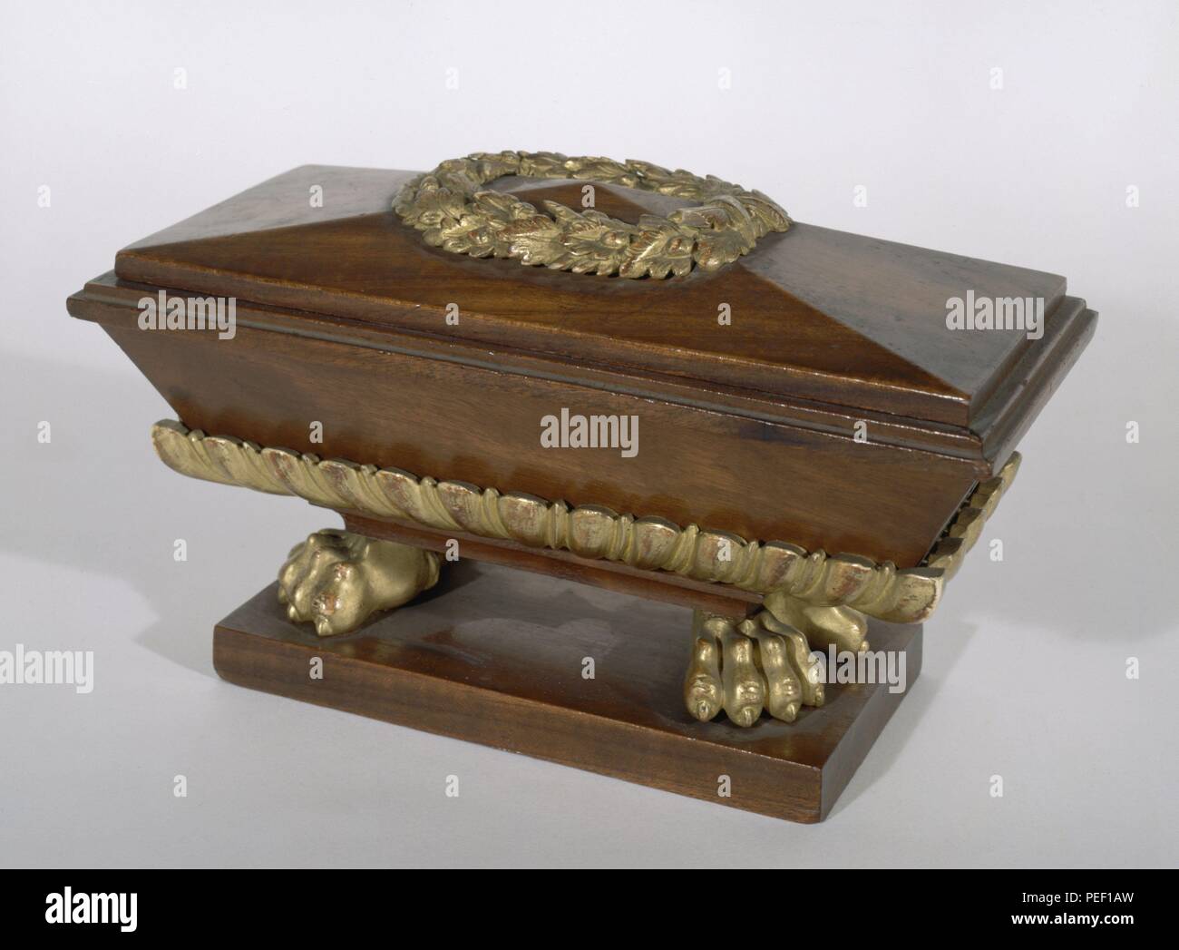 Tumba de madera hi-res stock photography and images - Alamy