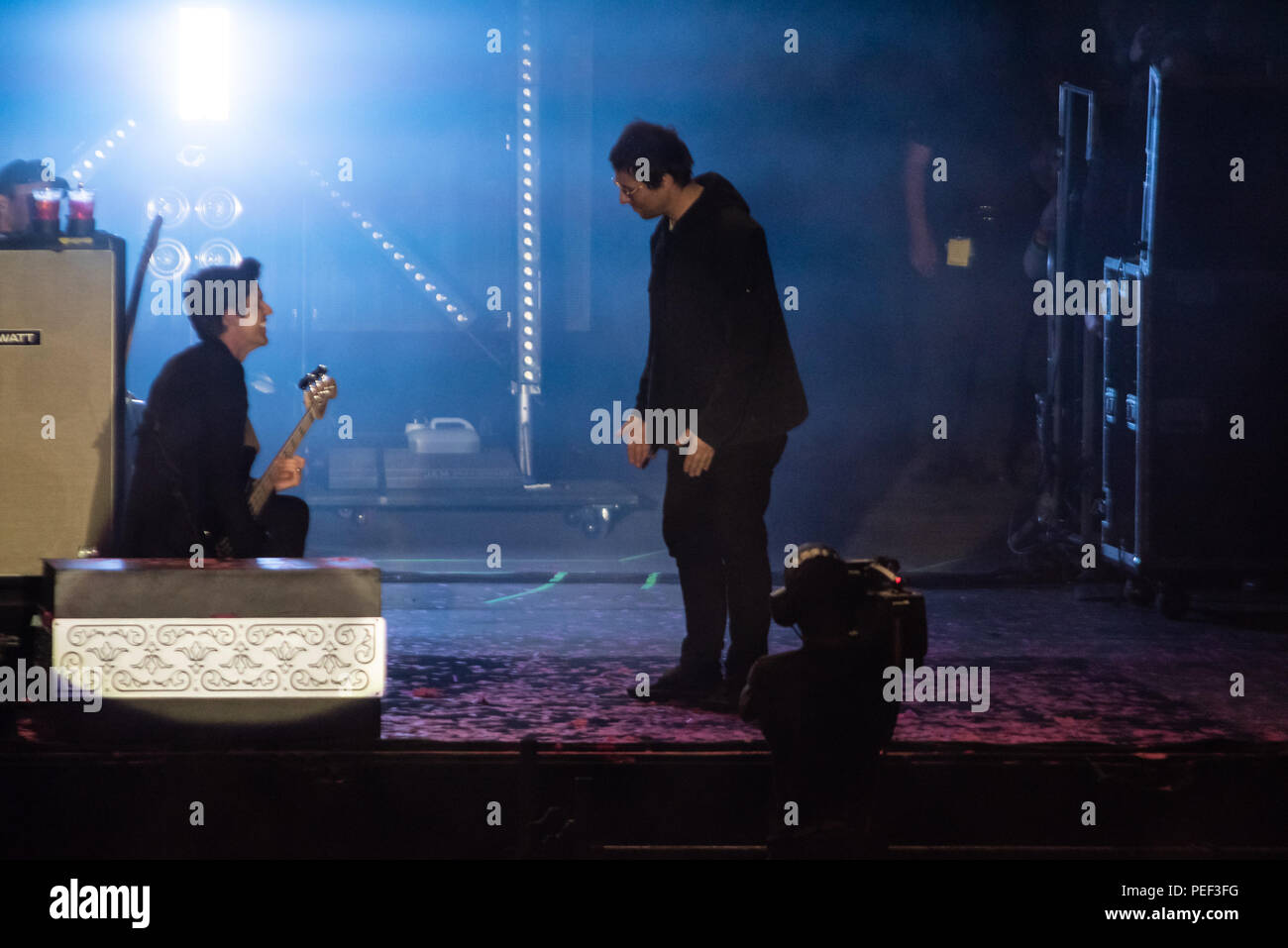 Liam Gallagher makes guest appearance with The Killers during their ...