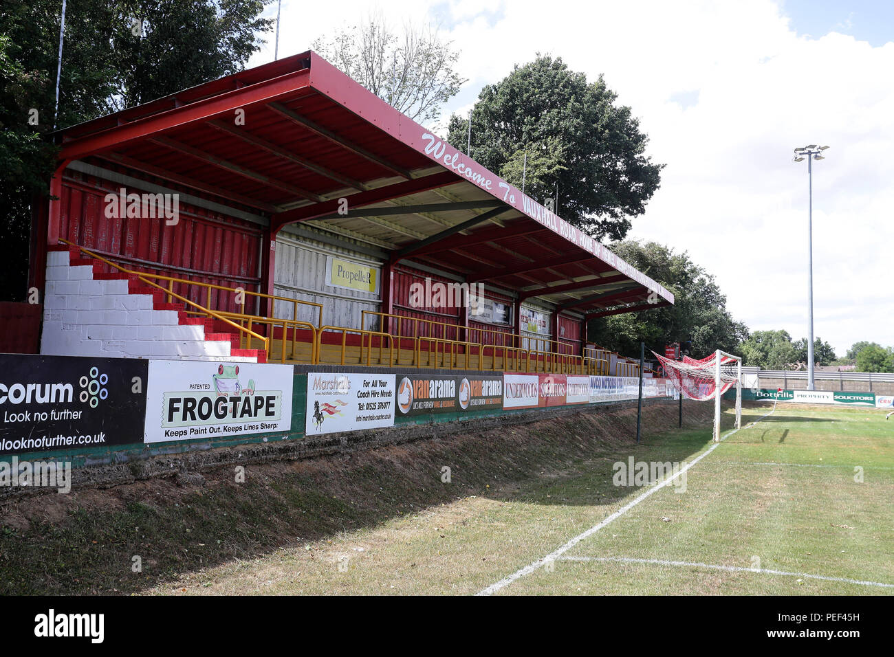 Hemel hempstead town football hi-res stock photography and images - Alamy