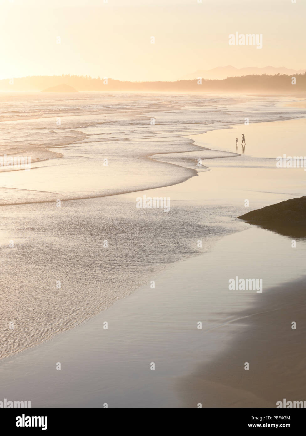 Hazy ocean hi-res stock photography and images - Alamy