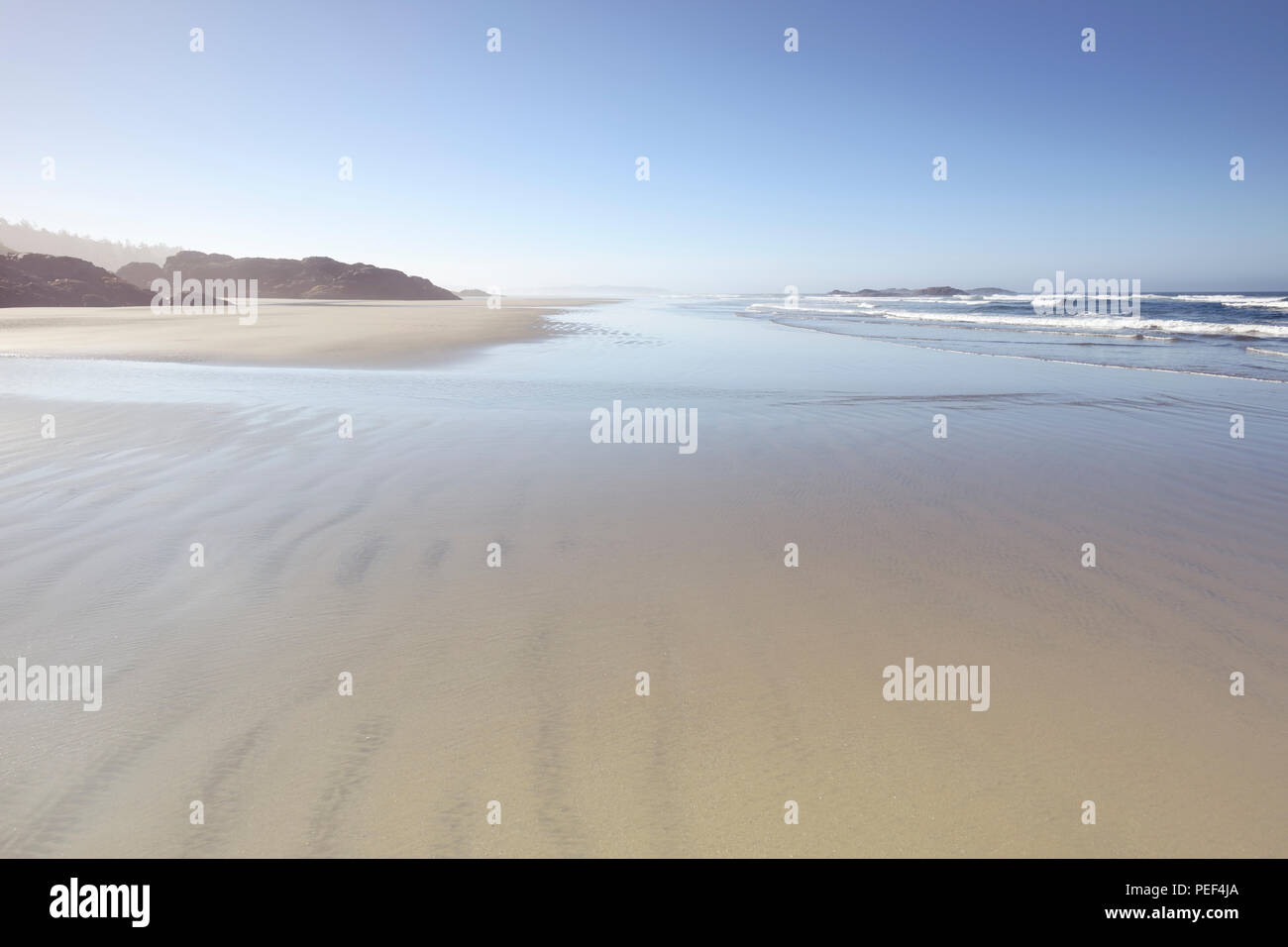 Beach and sandy hi-res stock photography and images - Alamy
