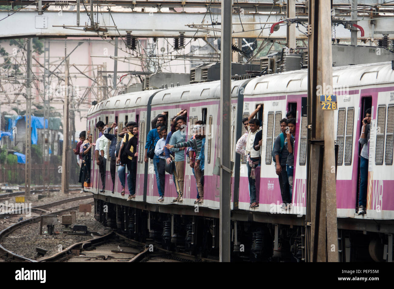 People Hanging Out Of Train Stock Photos & People Hanging Out Of Train ...