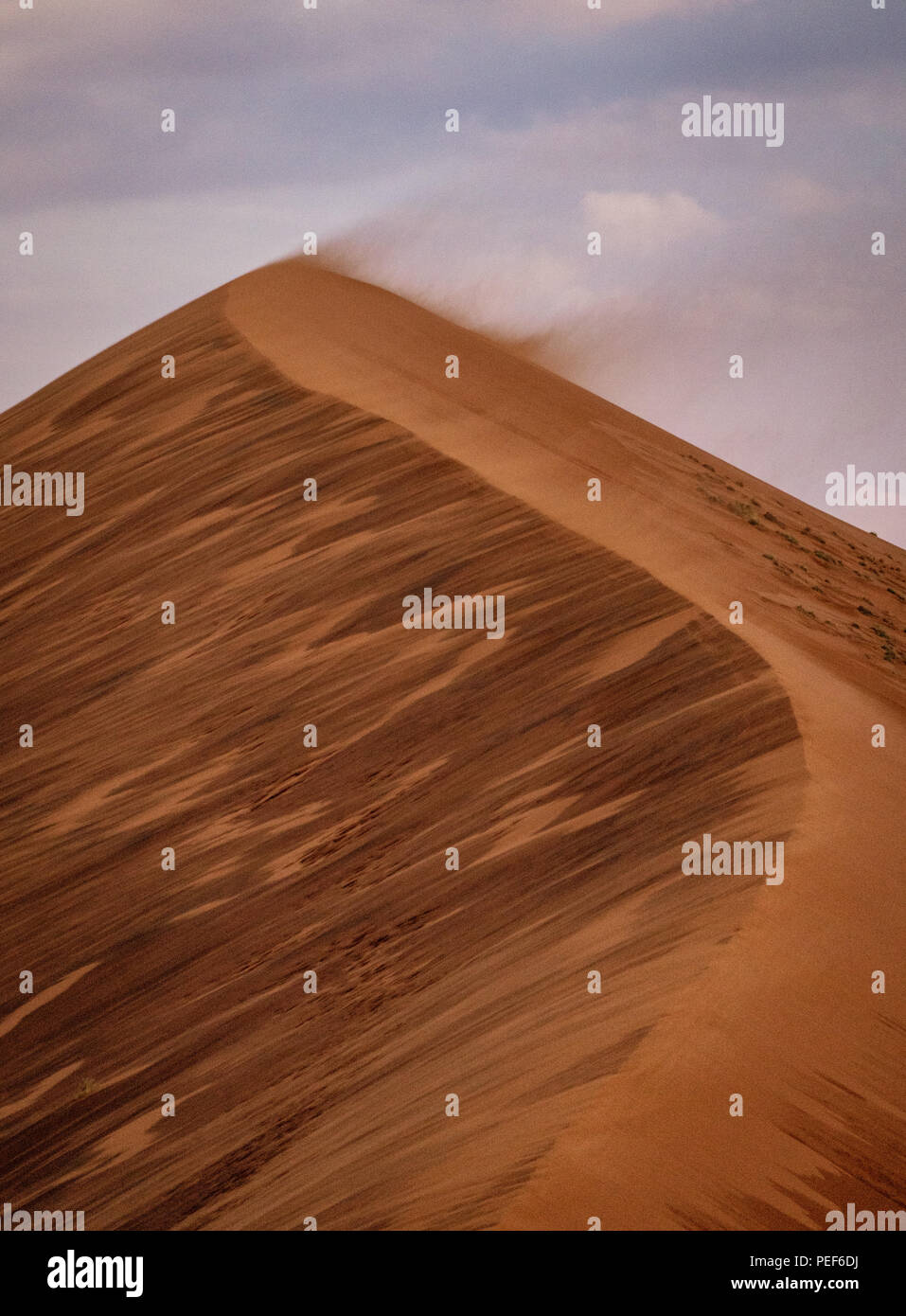 Sand blowing off sand dune hi-res stock photography and images - Alamy