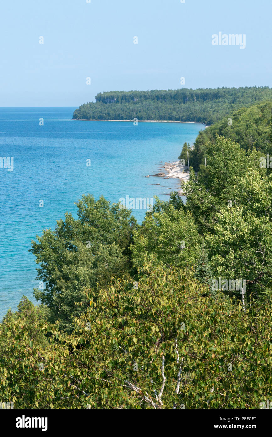Niagara escarpment cliff limestone hi-res stock photography and images ...