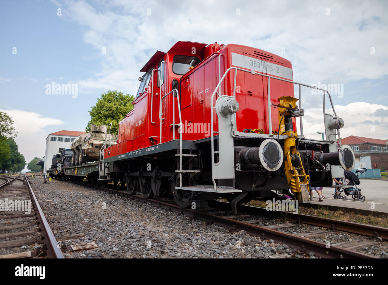 Military tank on railroad car hi-res stock photography and images - Alamy