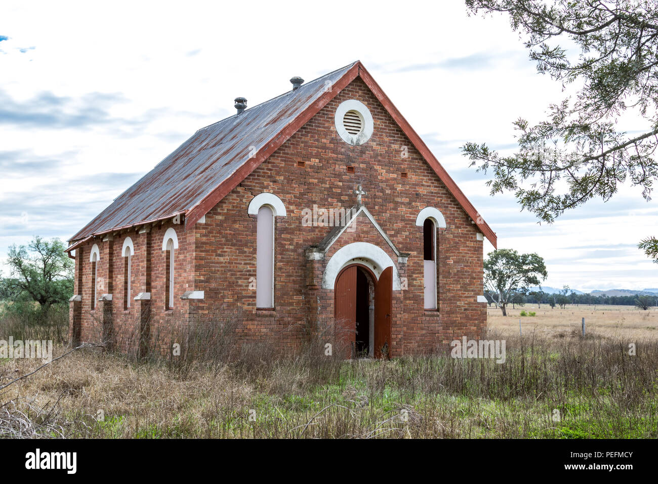 Abandoned churches hi-res stock photography and images - Alamy