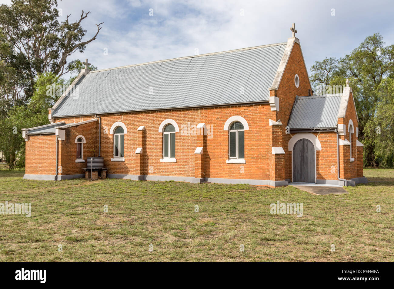 Country churches australia hi-res stock photography and images - Alamy