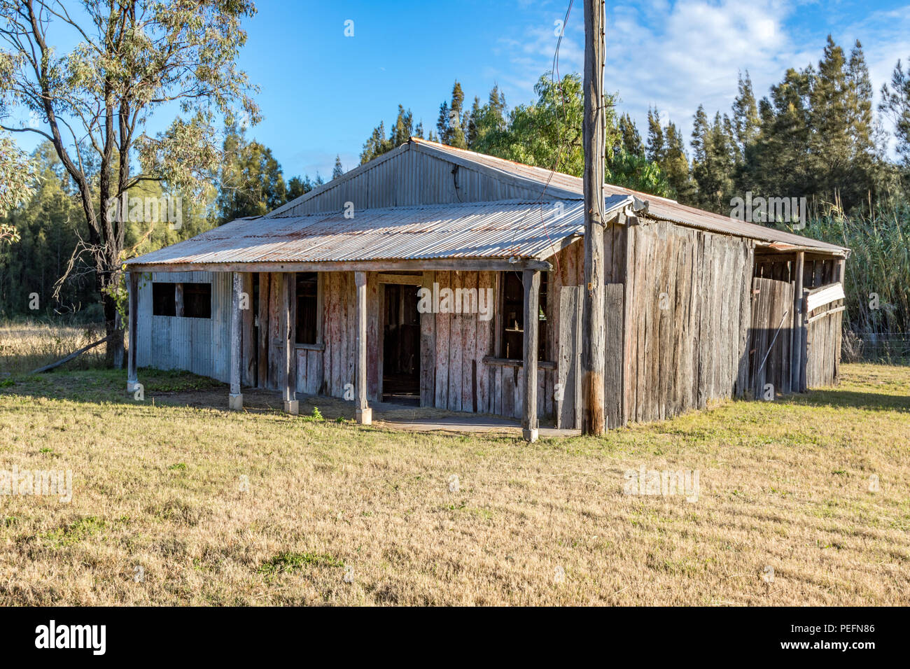 Heritage timber cabin Stock Photo - Alamy