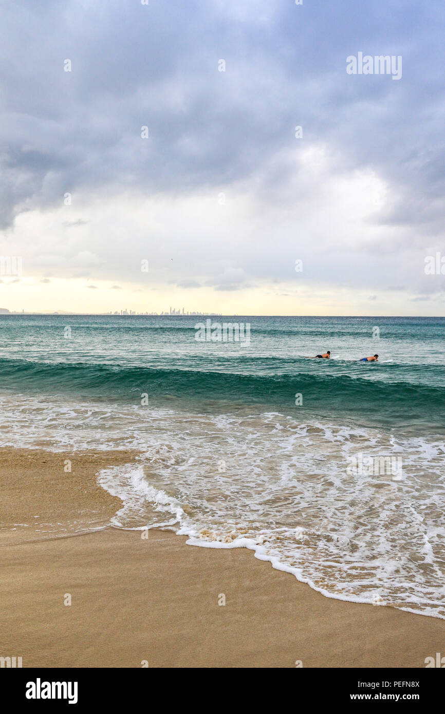 Sunrise over queensland landscape hi-res stock photography and images ...